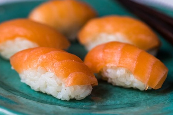 Pira Sushi - Nigiri de salmón